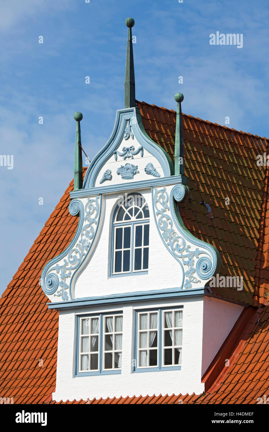 Baroque gable the Dreetoern-Hus in the road to victory in moor ...