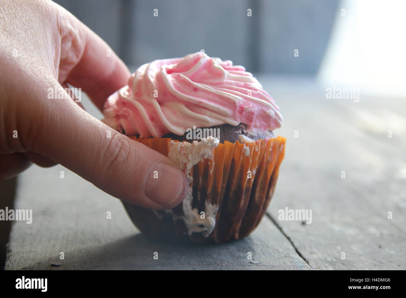 Hand desserts hi-res stock photography and images - Alamy