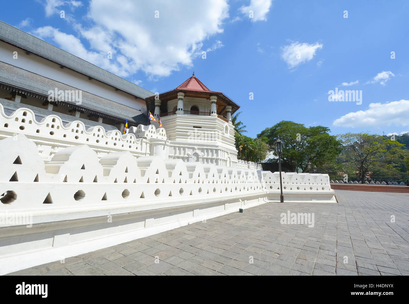 Golden casket temple hi-res stock photography and images - Alamy