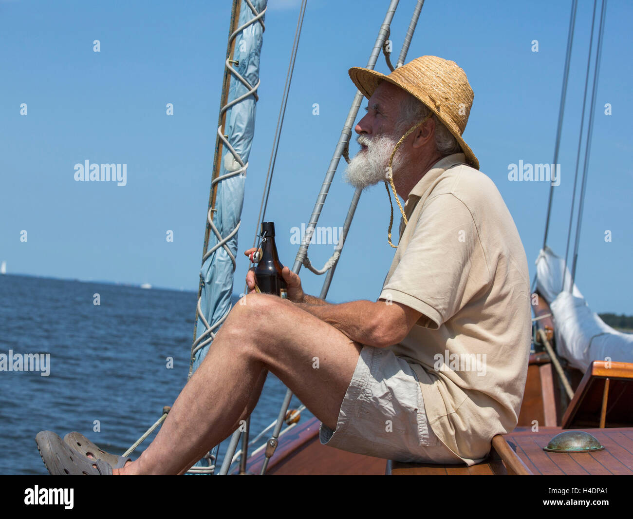 Older people sailing hi-res stock photography and images - Alamy