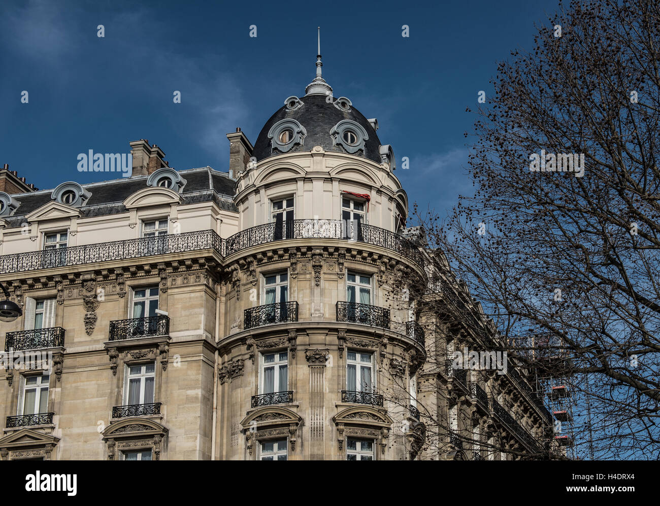 Traditional Paris Architecture France Stock Photo - Alamy