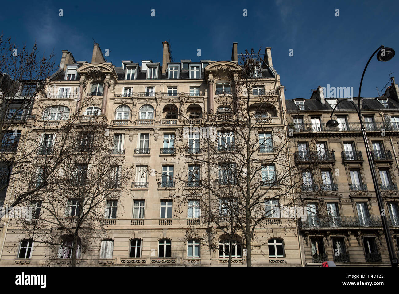 Traditional Paris Architecture France Stock Photo - Alamy