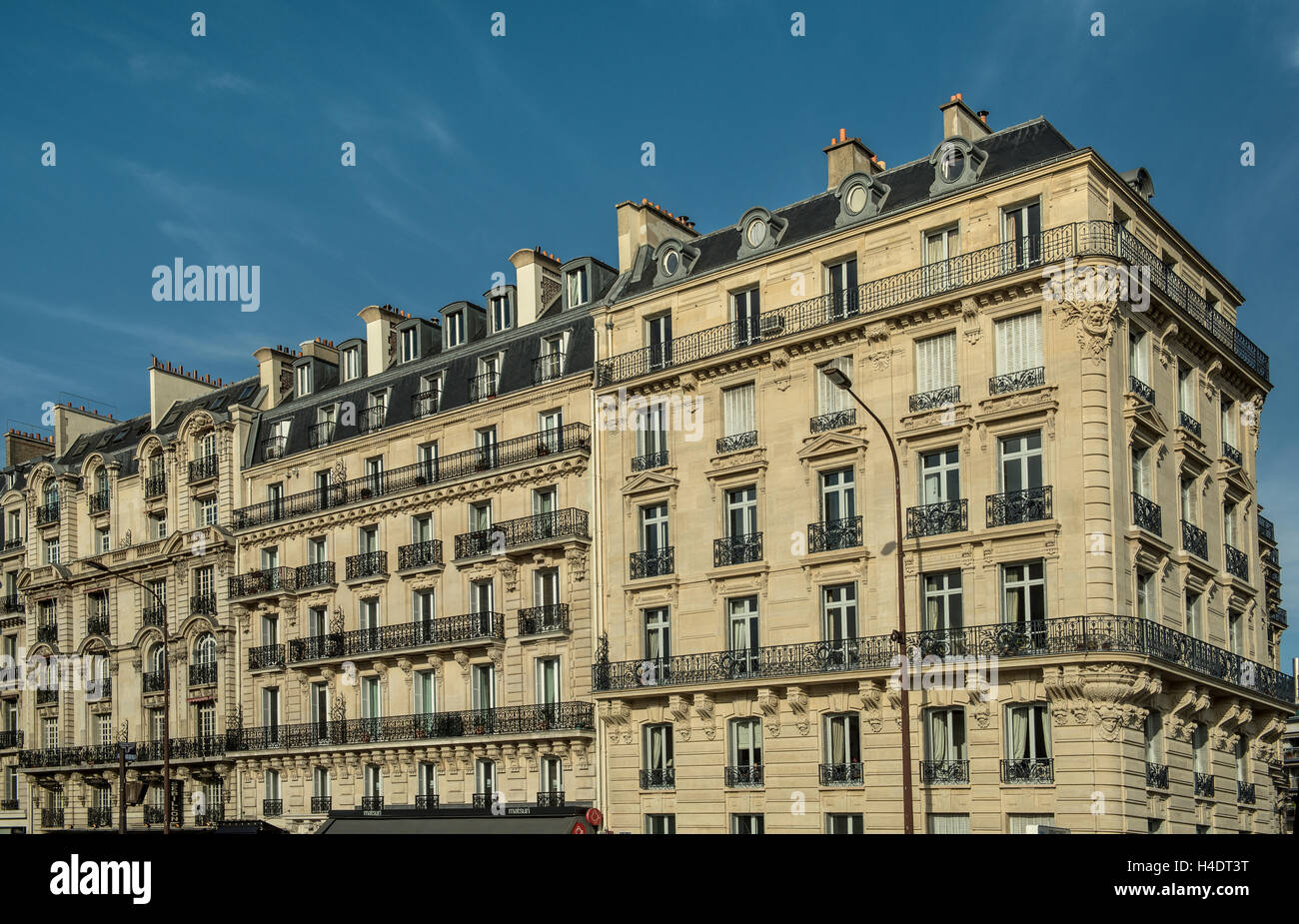 Traditional Paris Architecture France Stock Photo - Alamy