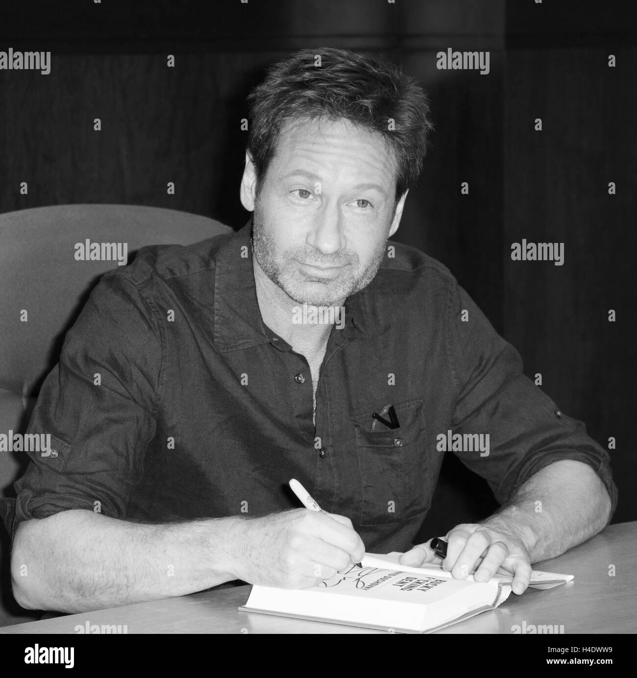 David duchovny 2016 Black and White Stock Photos & Images - Alamy
