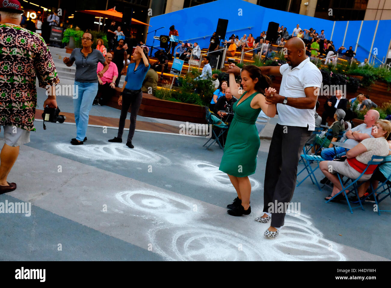 Salsa dance new york city hi-res stock photography and images - Alamy