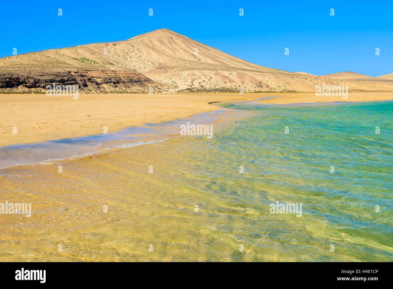 Beautiful Sotavento beach on southern coast of Fuerteventura and sand ...