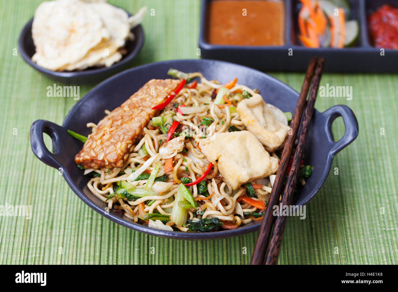 Mee goreng hi-res stock photography and images - Alamy