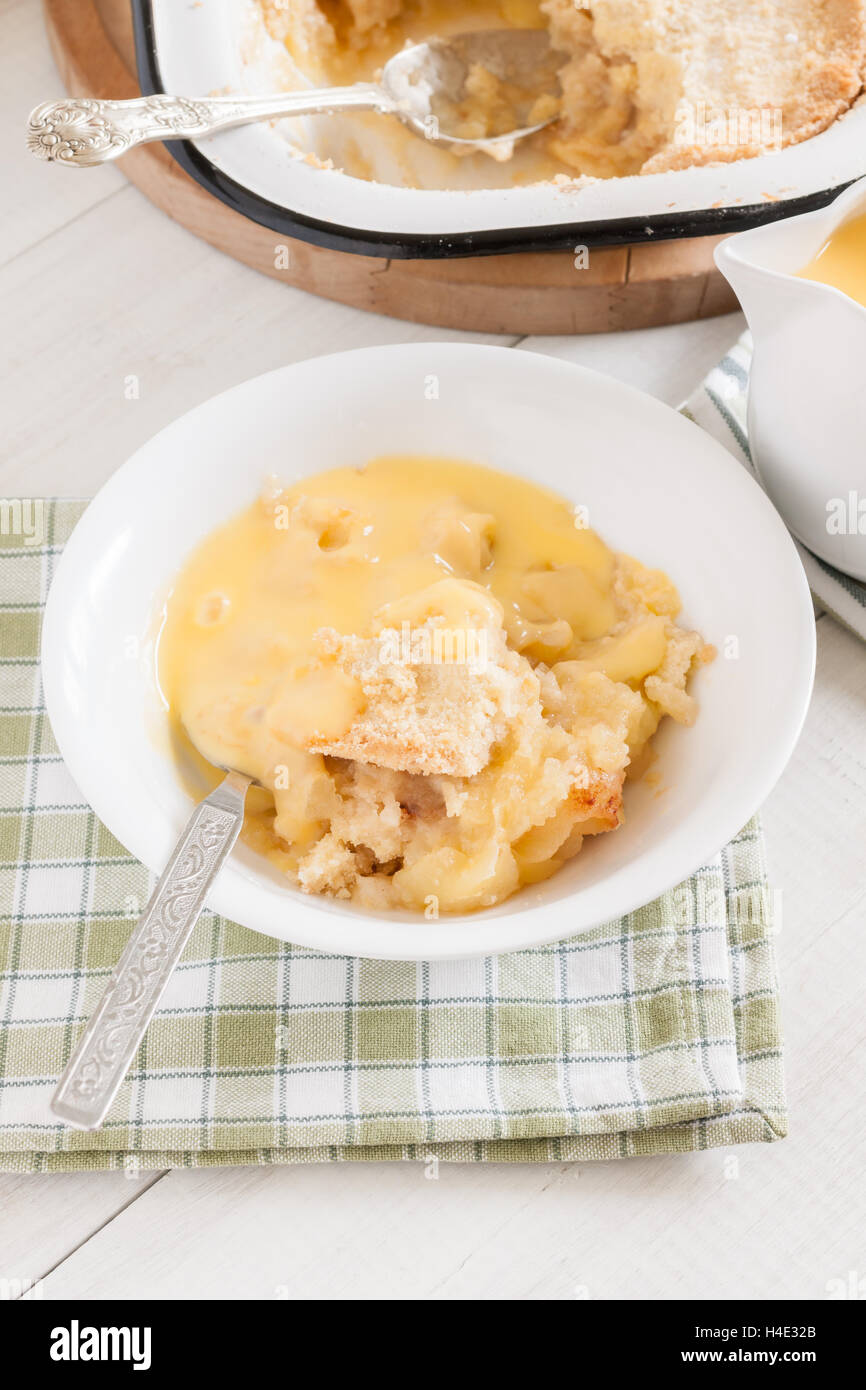 Apple crumble custard hi-res stock photography and images - Alamy