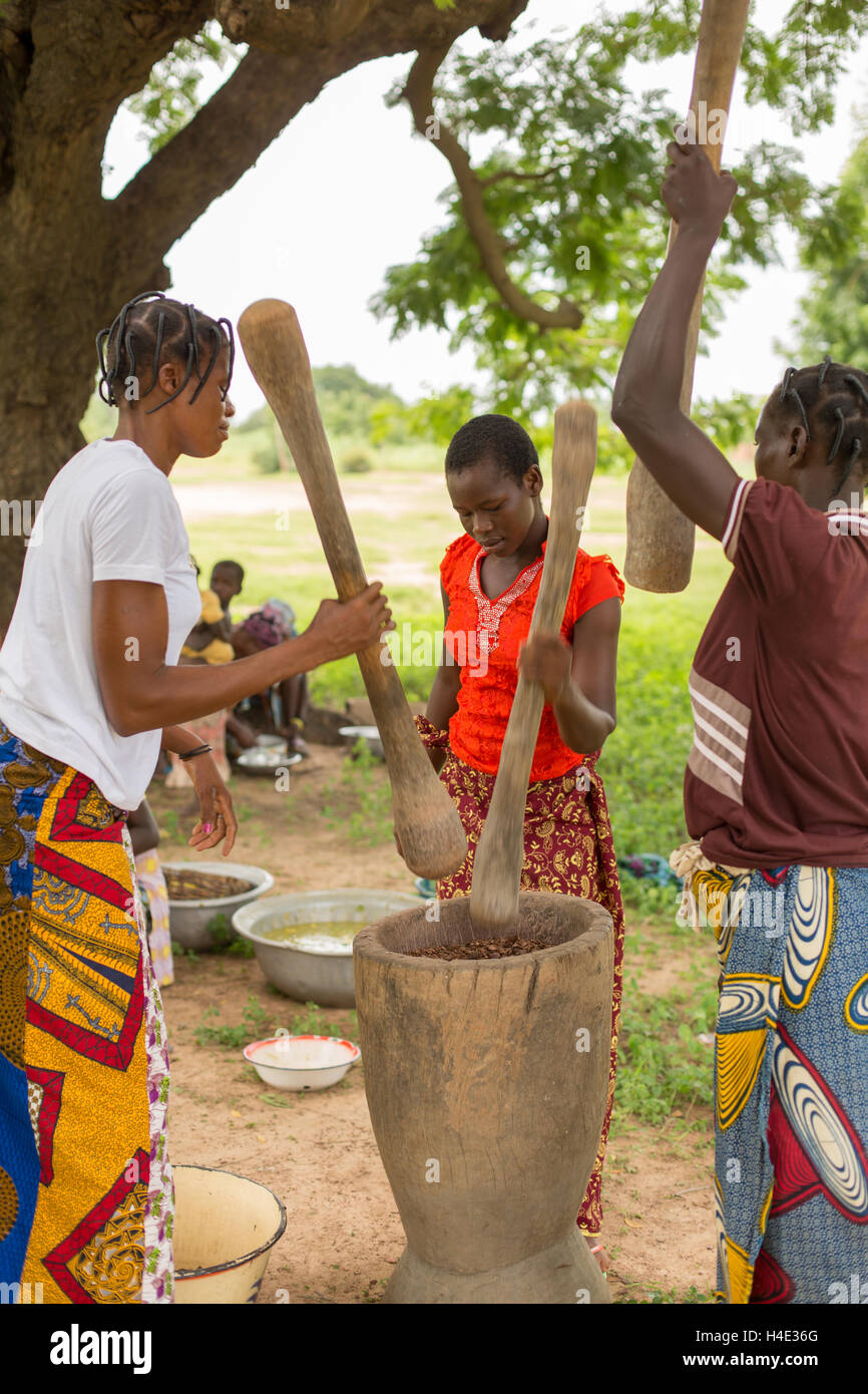Washing wooden buckets High Resolution Stock Photography and Images - Alamy