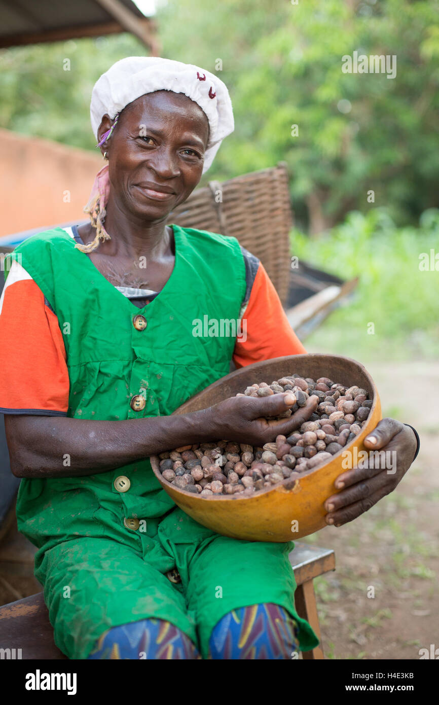 Shea butter production hi-res stock photography and images - Alamy