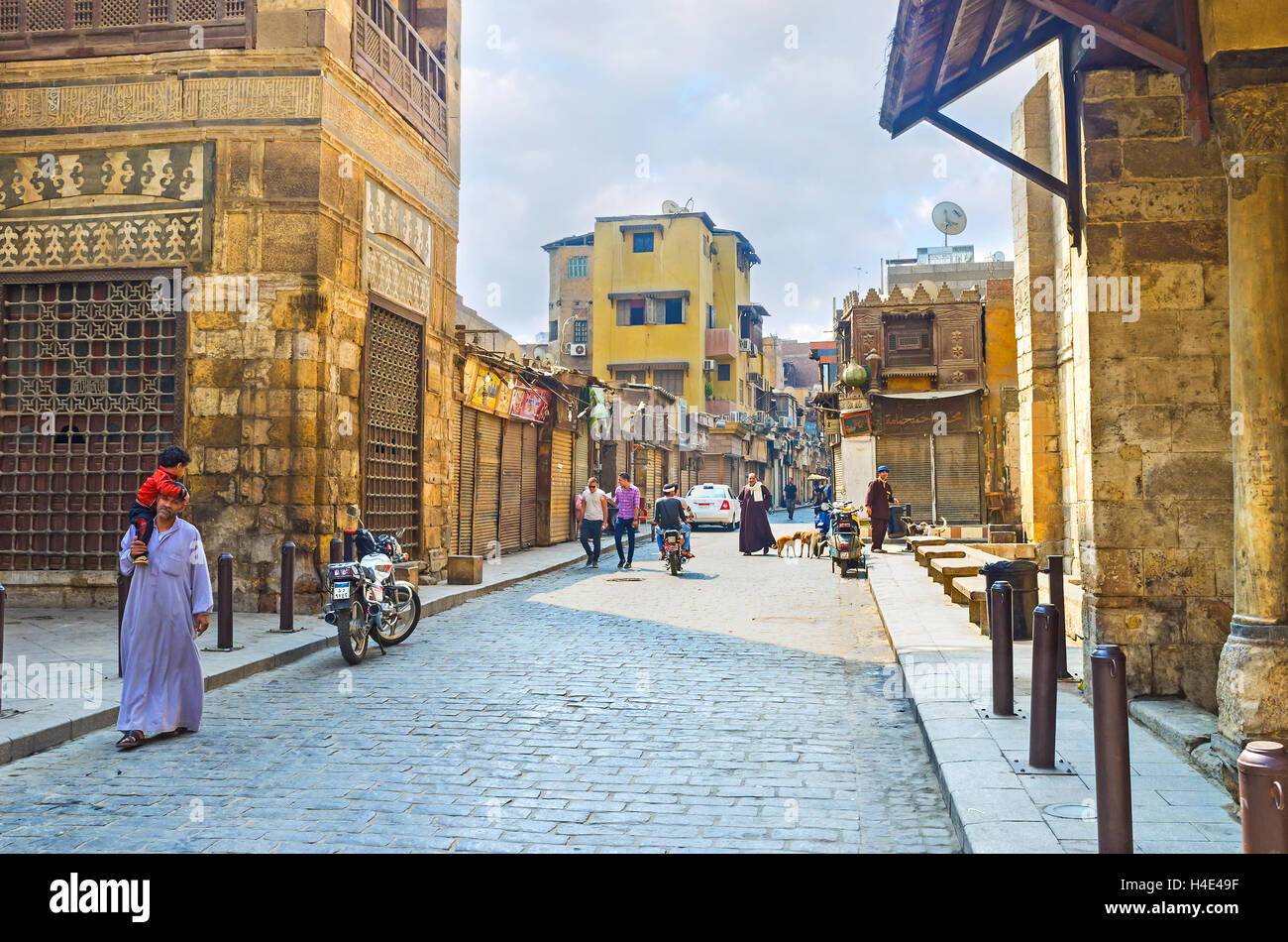 The Al-Muizz street is one of the best examples of medieval Islamic ...