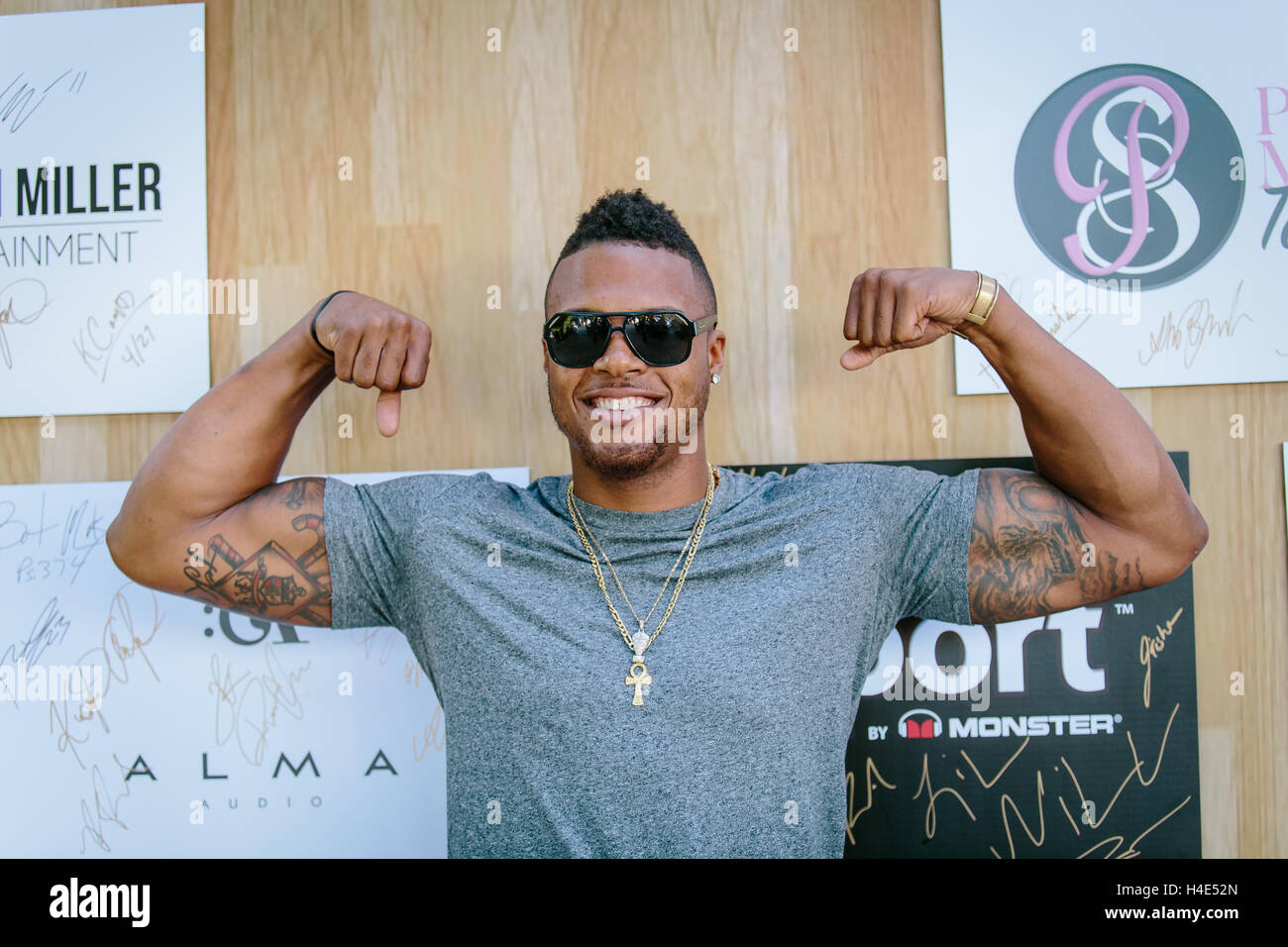 Hills and saunders hi-res stock photography and images - Alamy