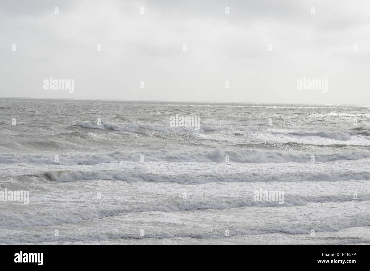 Waves ocean beach hi-res stock photography and images - Alamy