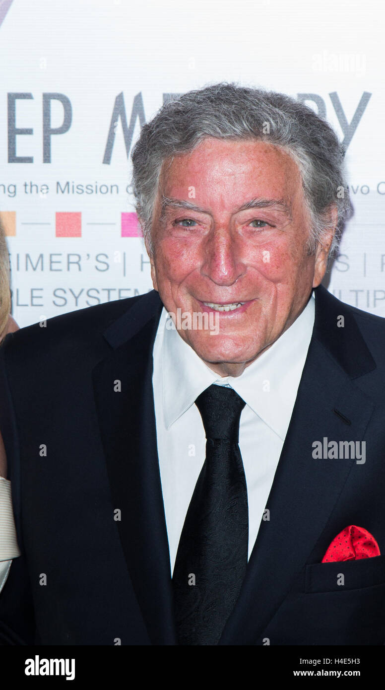 Tony Bennett attends Memory Alive’s 20th Annual Power of Love Gala at ...