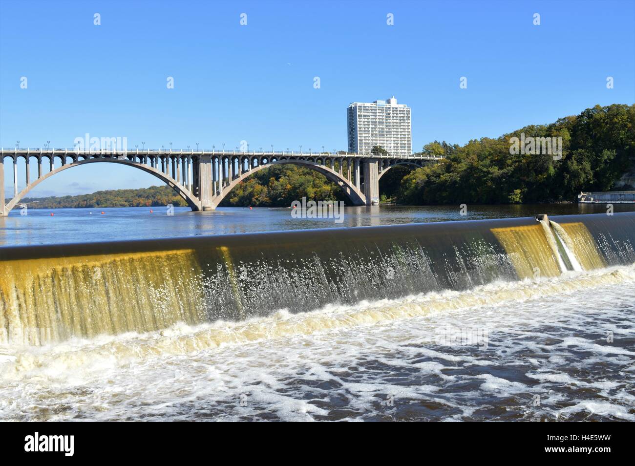 Waterfall at the Ford Dam in Minneapolis Minnesota Stock Photo - Alamy