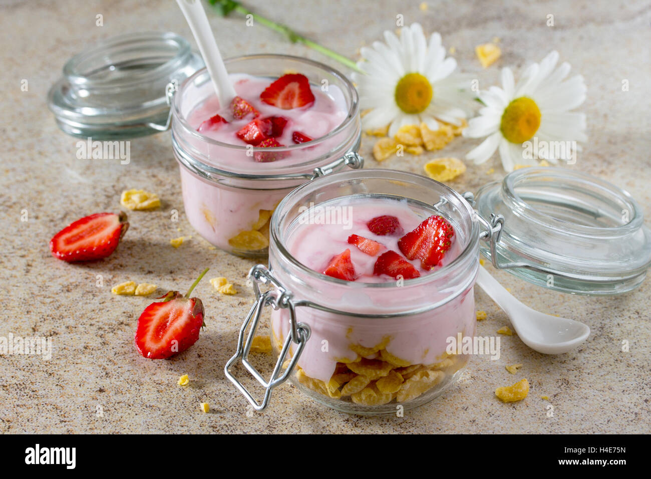 Homemade yogurt with corn flakes and berries, healthy eating yogurt on ...