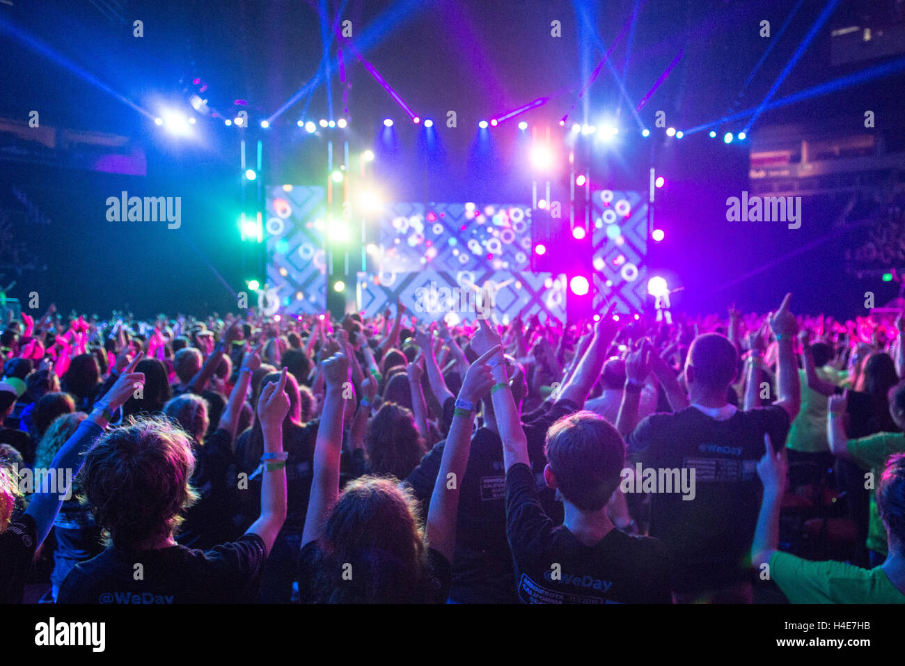 Middle and high school students get excited about WE Day Seattle events ...