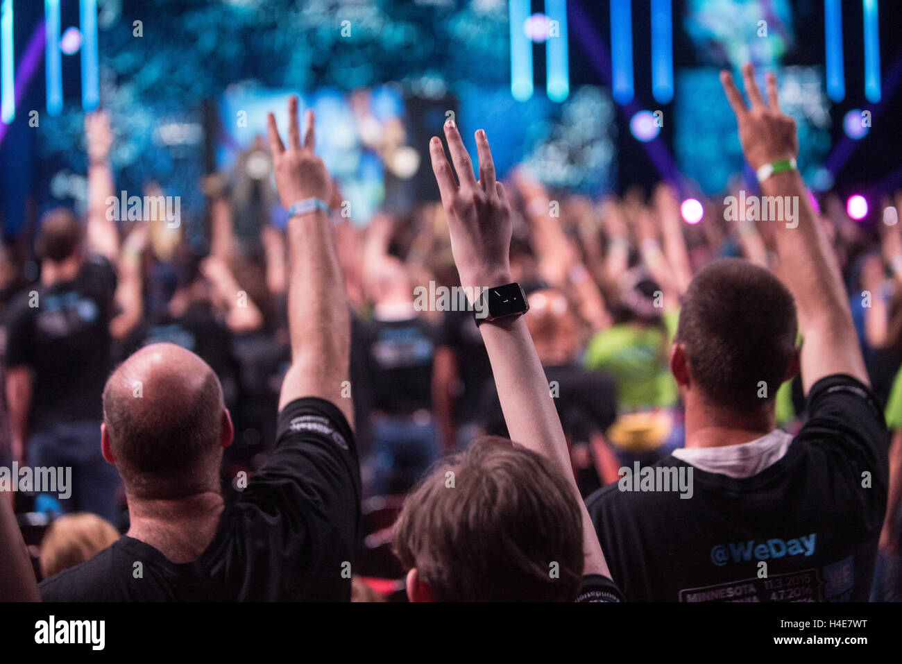 Middle and high school students get excited about WE Day Seattle events ...