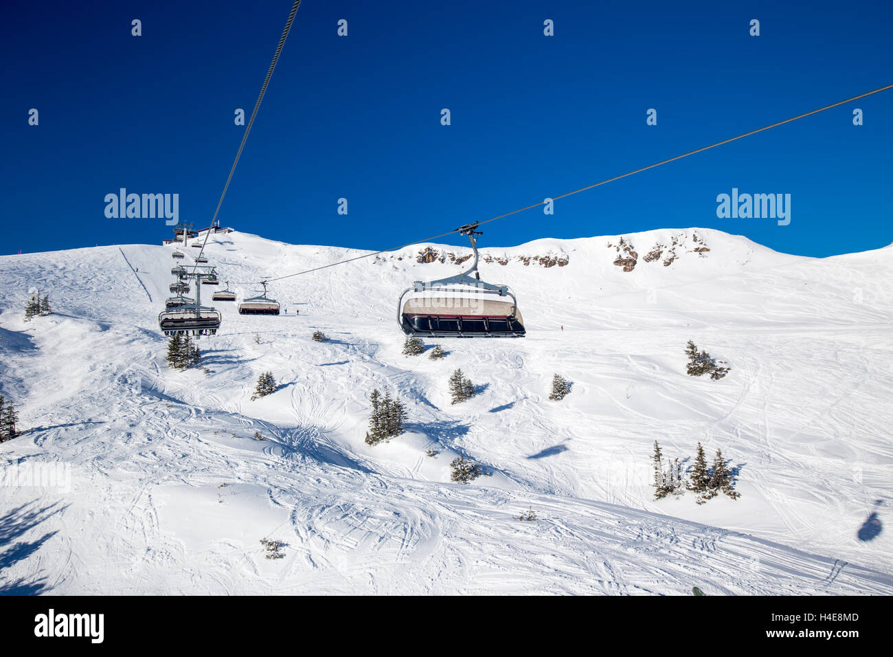 Alps ski lifts hi-res stock photography and images - Alamy