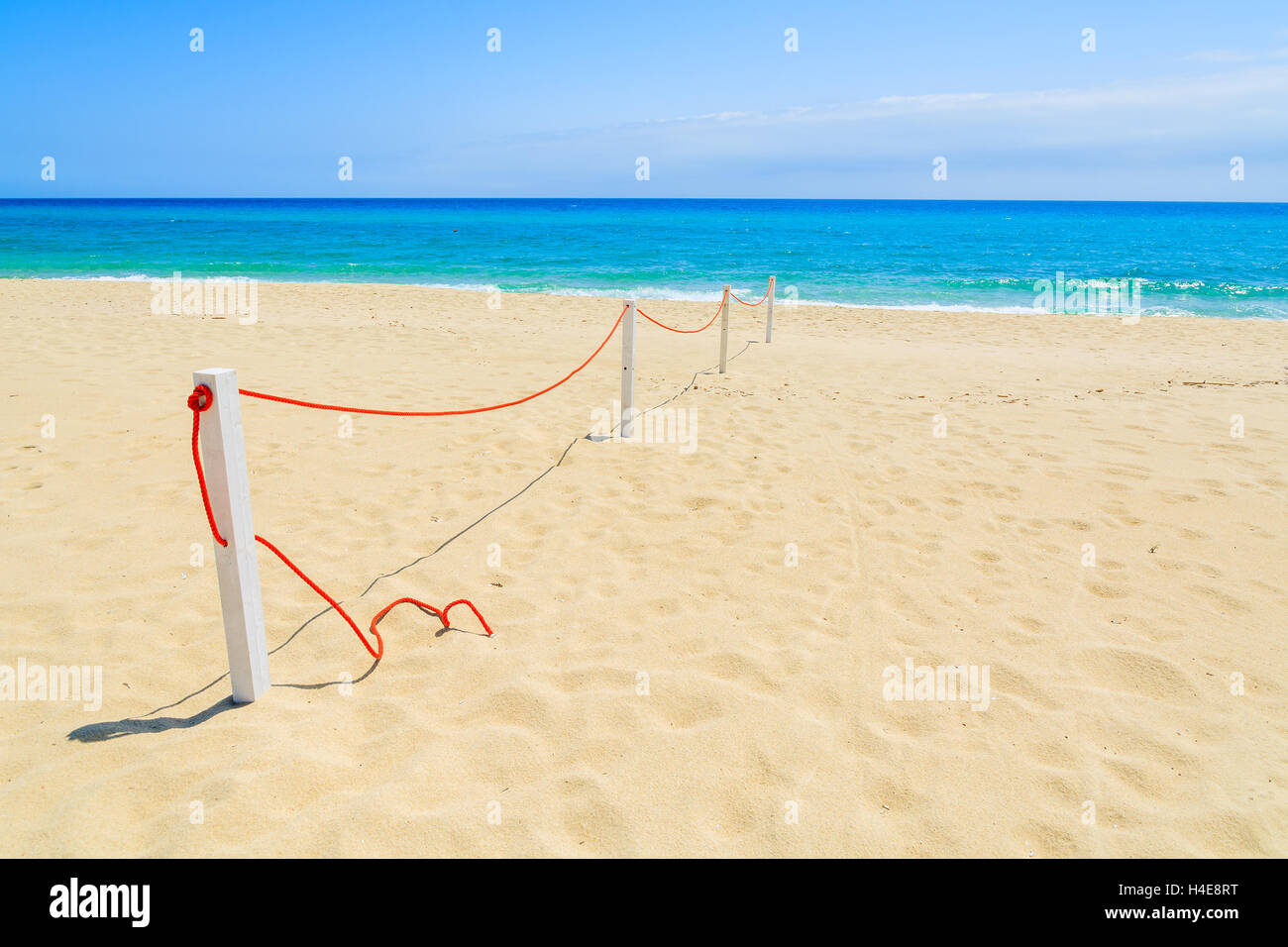 White poles hi-res stock photography and images - Alamy
