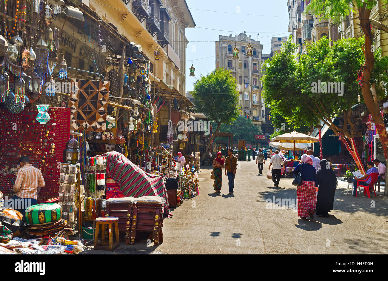 The Khan El-Khalili souq (market) offers goods on each taste and price ...