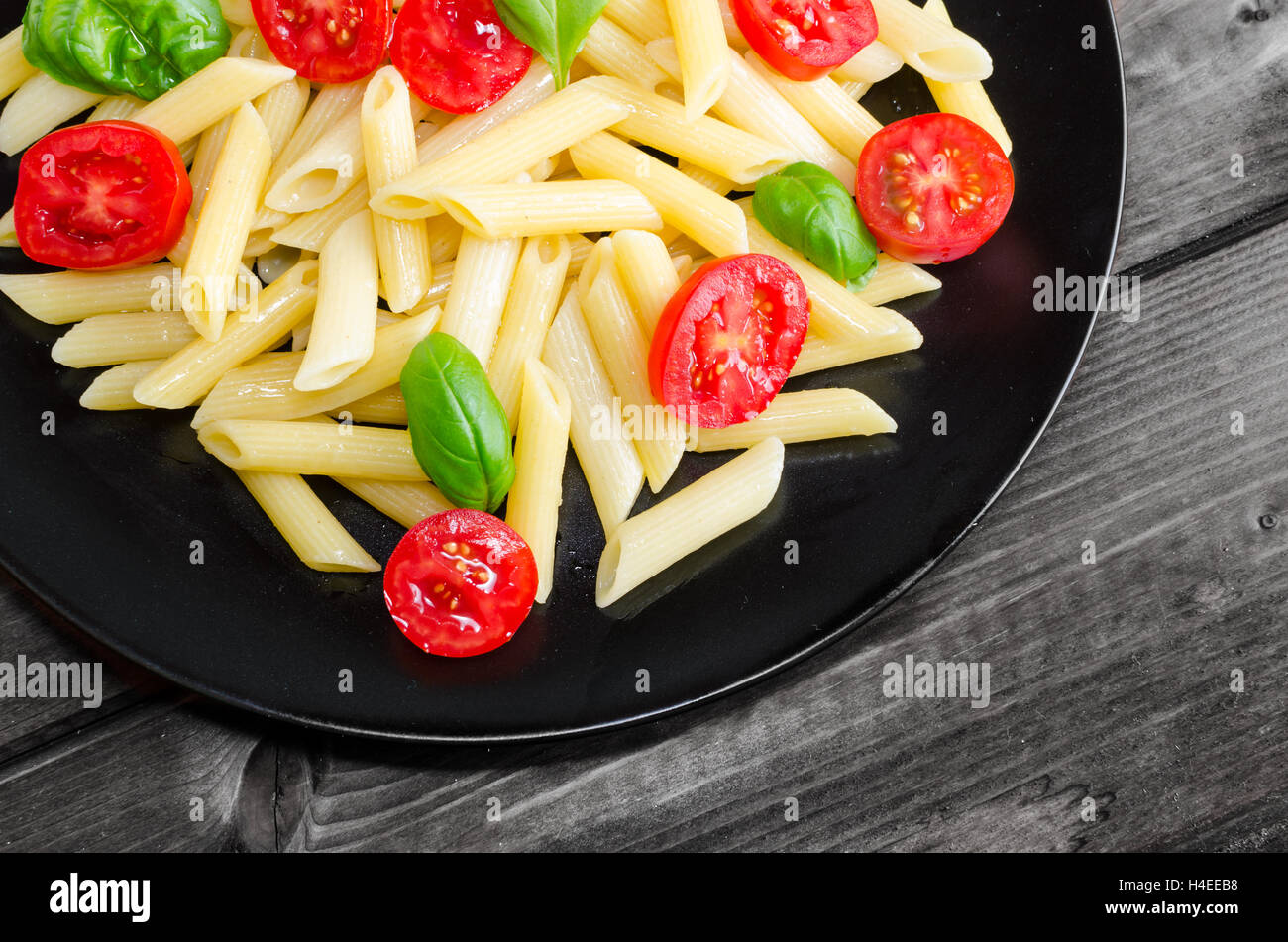 Broken pasta sauce hi-res stock photography and images - Alamy