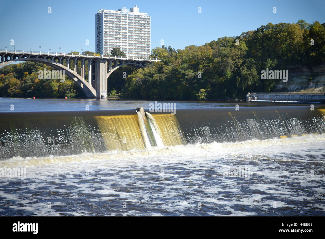 Waterfall at the Ford Dam in Minneapolis Minnesota Stock Photo - Alamy