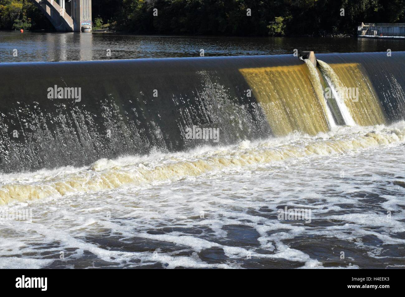 Waterfall at the Ford Dam in Minneapolis Minnesota Stock Photo - Alamy