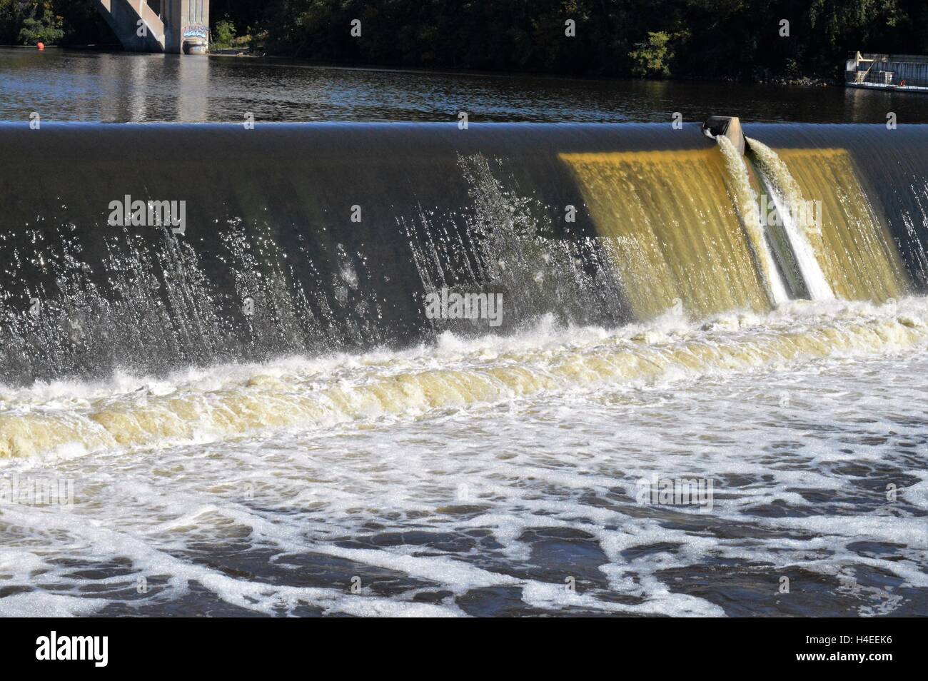 Waterfall at the Ford Dam in Minneapolis Minnesota Stock Photo - Alamy