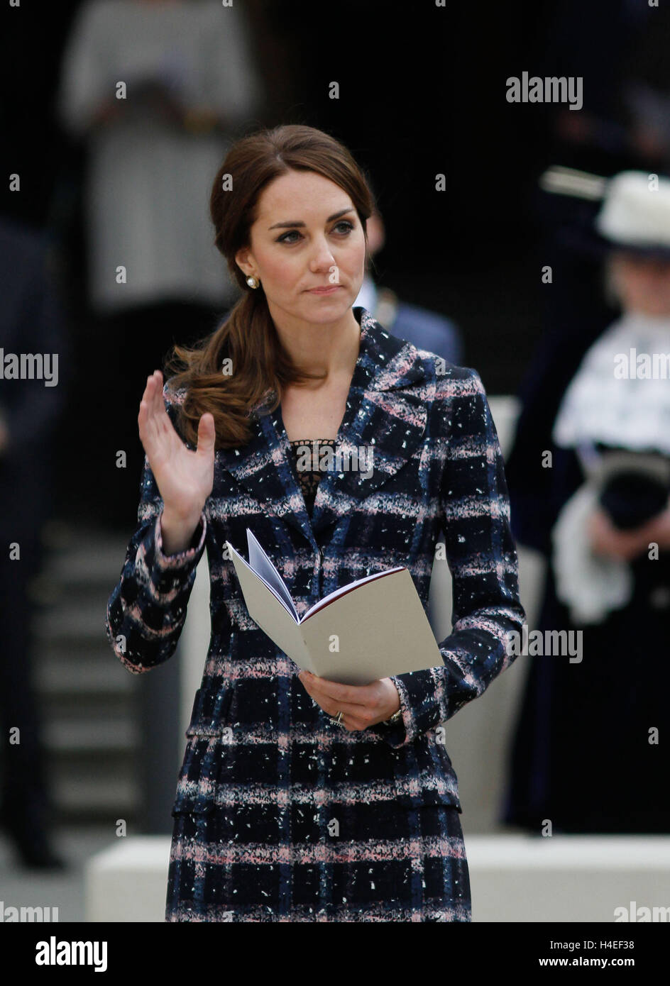 Kate cambridge cross hi-res stock photography and images - Alamy