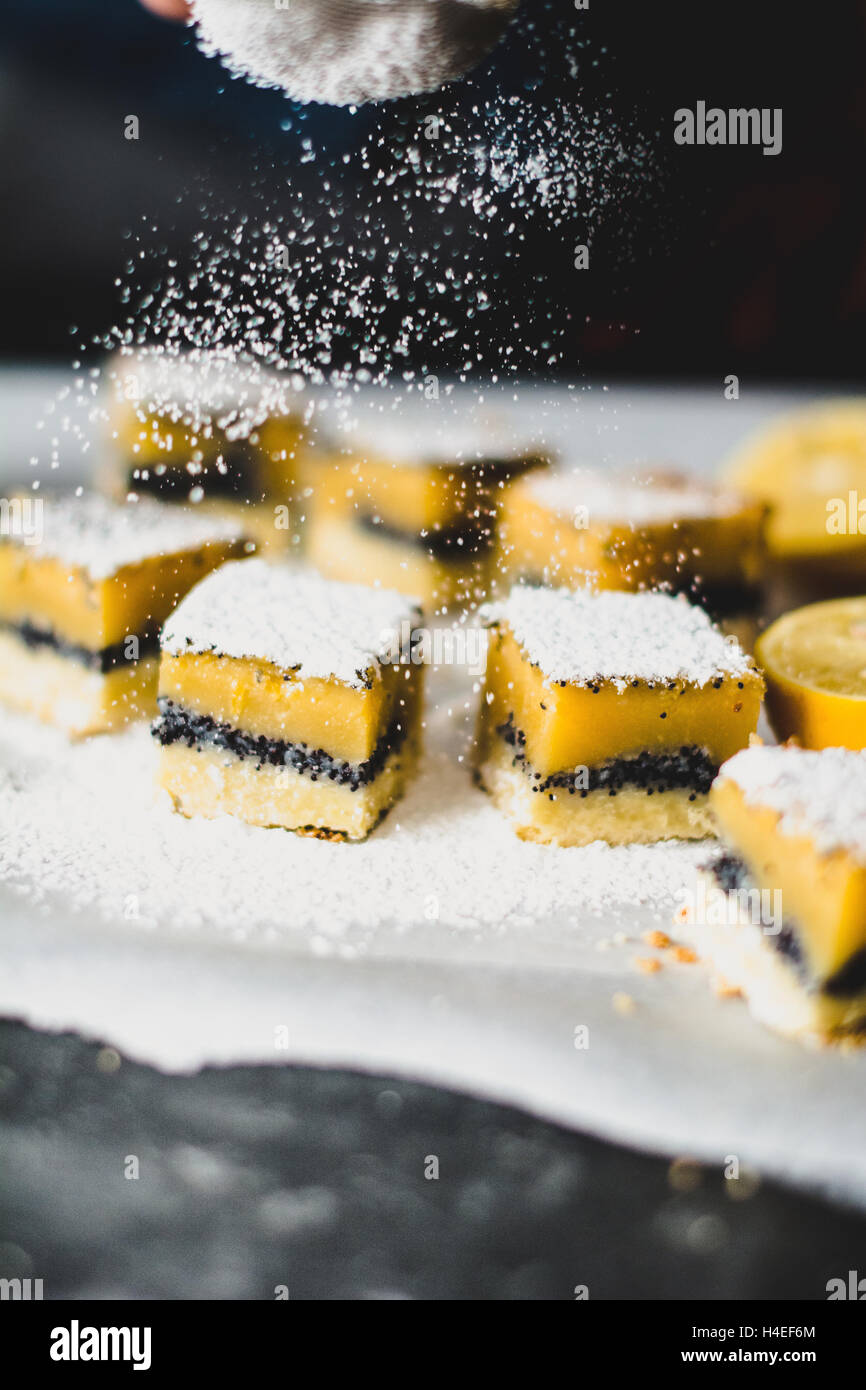 Lemon squares hi-res stock photography and images - Alamy