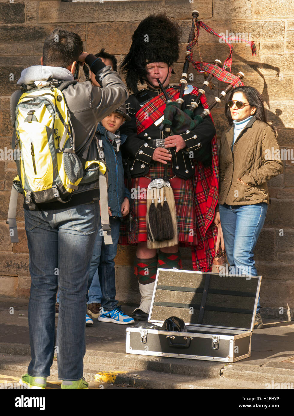 Scotsman in full regalia hi-res stock photography and images - Alamy