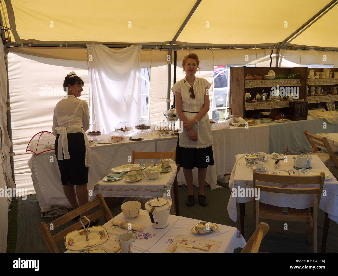 Blitz tea room hi-res stock photography and images - Alamy