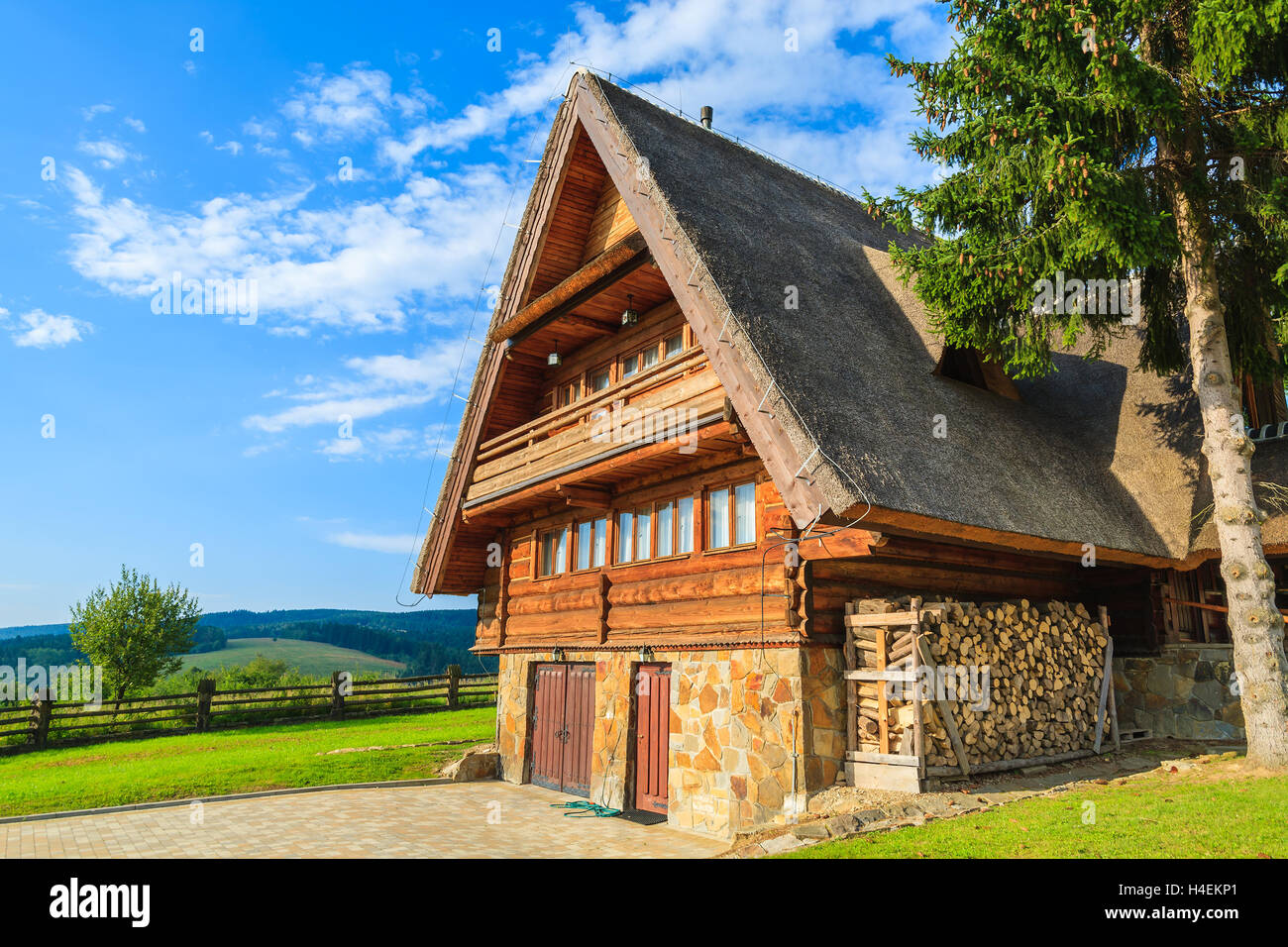 Traditional house design hi-res stock photography and images - Alamy