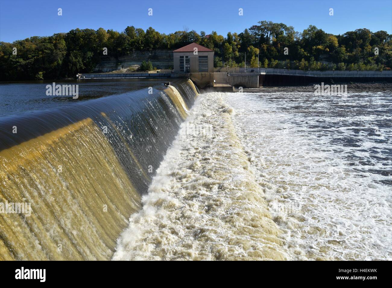 Waterfall at the Ford Dam in Minneapolis Minnesota Stock Photo - Alamy