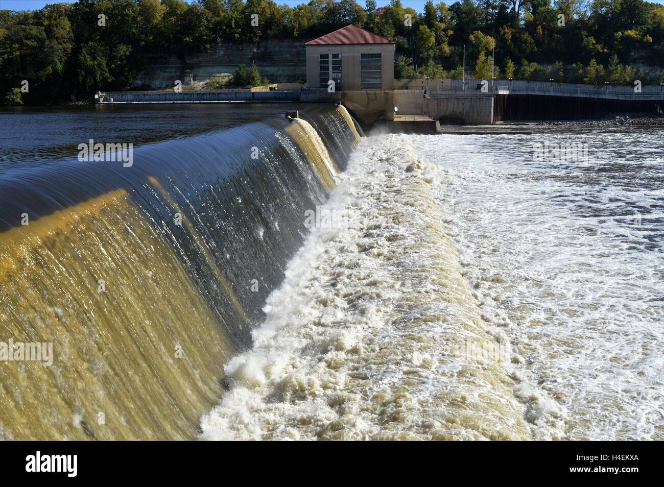 Waterfall at the Ford Dam in Minneapolis Minnesota Stock Photo - Alamy