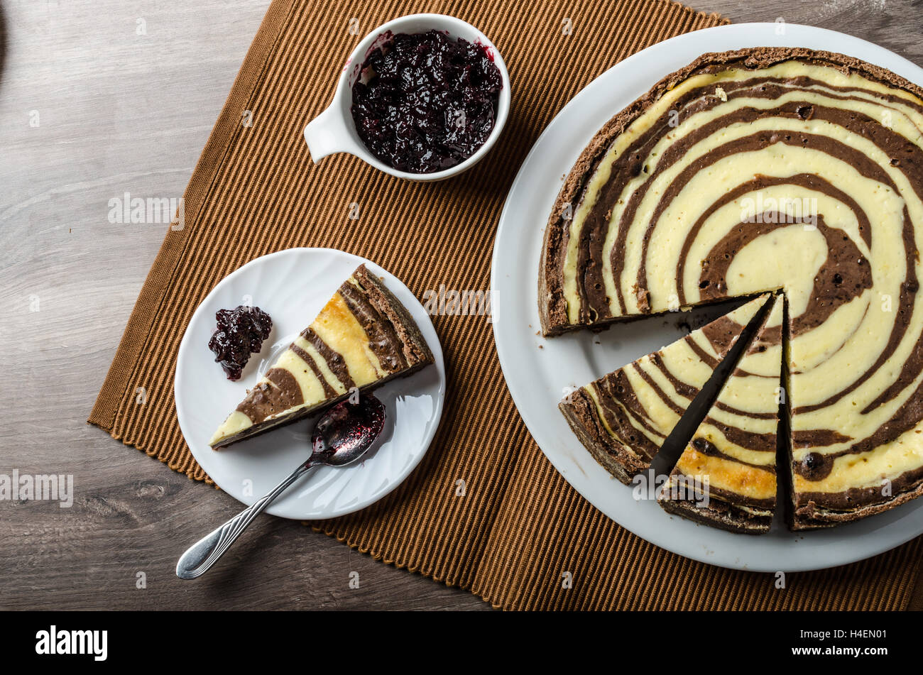 Two tone cheesecake homemade hi-res stock photography and images - Alamy