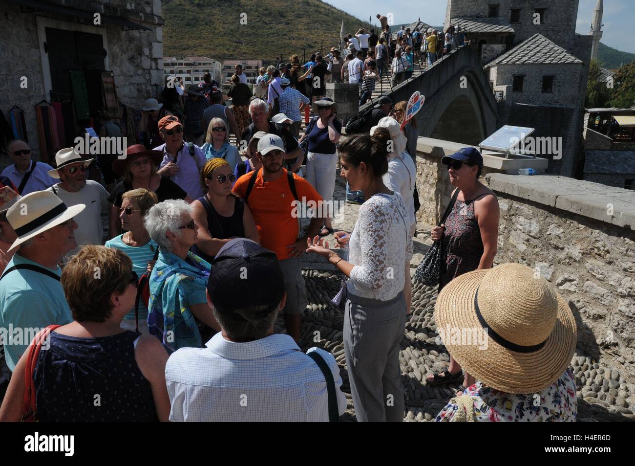 Tour guide history knowledge hi-res stock photography and images - Alamy