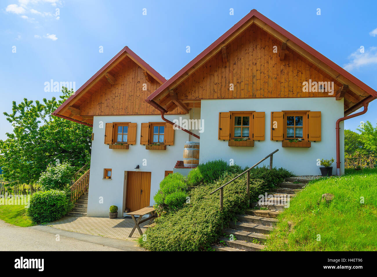 Traditional cottage houses in wine making region of Burgenland ...