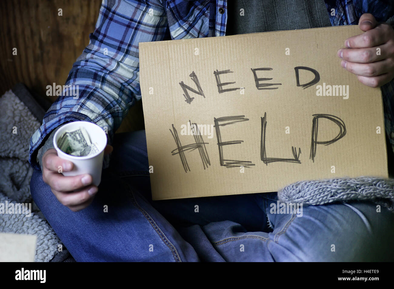 homeless man ask help Stock Photo - Alamy