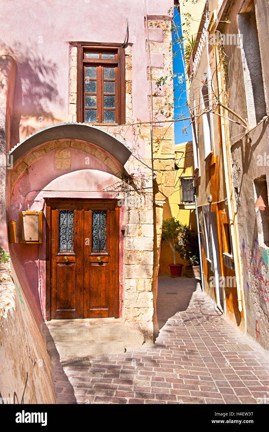 Tilted houses hi-res stock photography and images - Alamy