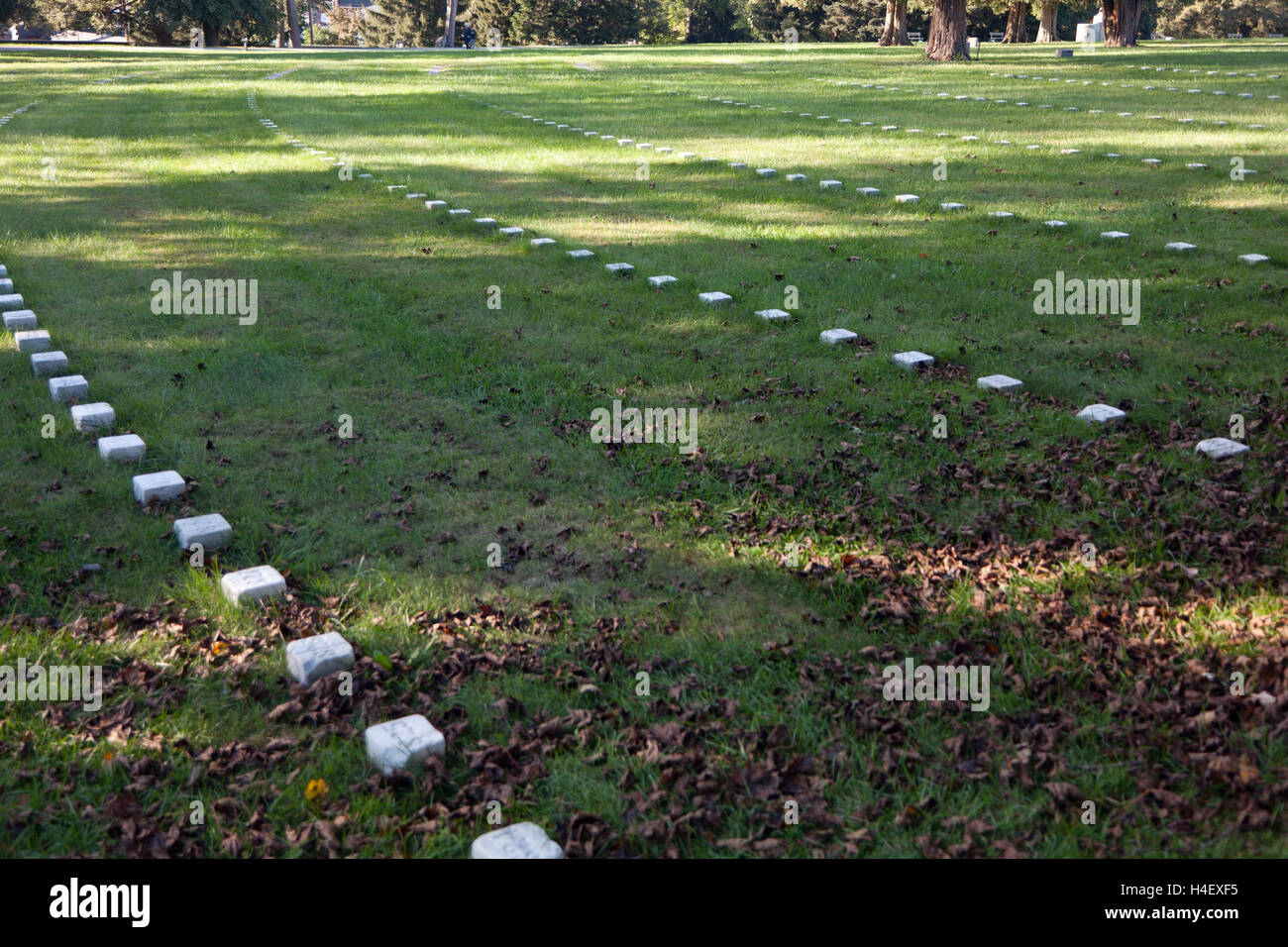 Grave markers of the unknown at Soldiers National Cemetery in ...