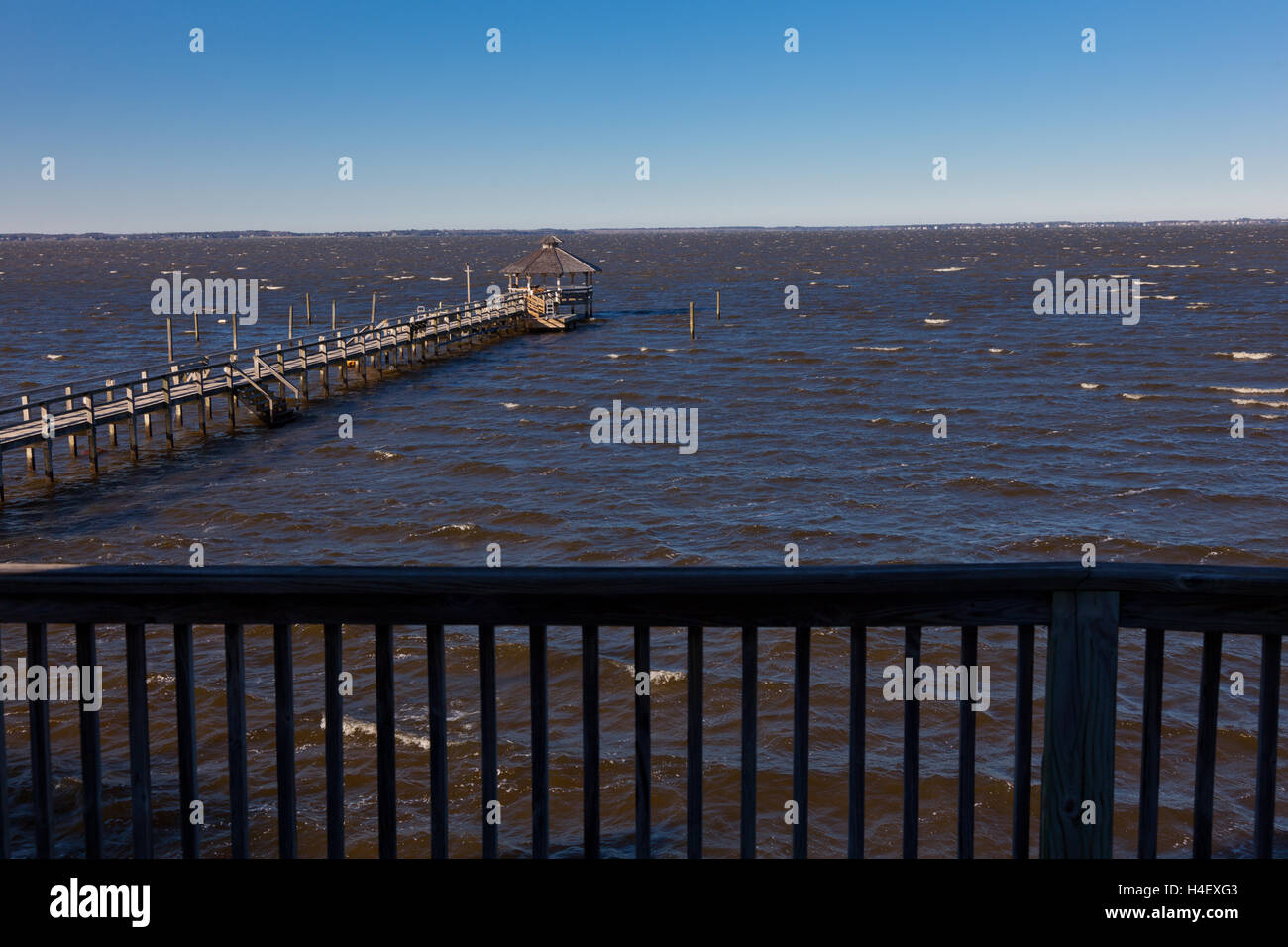 Large pier hi-res stock photography and images - Alamy