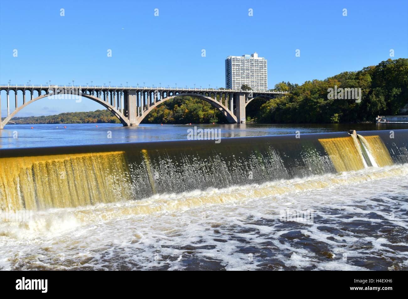 Waterfall at the Ford Dam in Minneapolis Minnesota Stock Photo - Alamy
