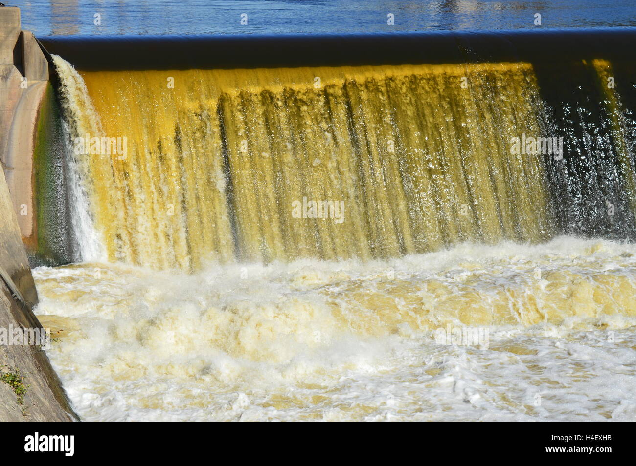 Waterfall at the Ford Dam in Minneapolis Minnesota Stock Photo - Alamy