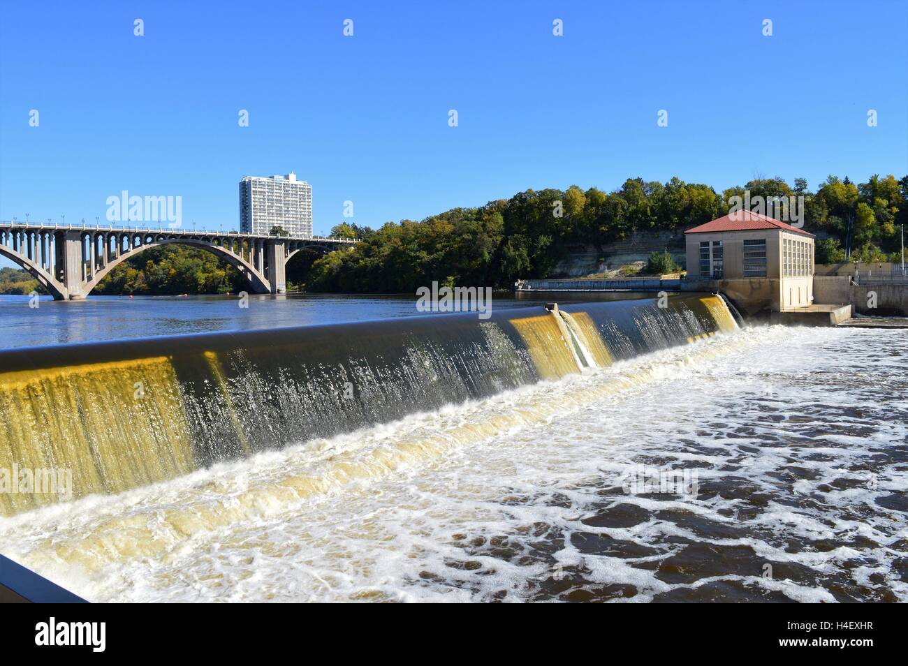Waterfall at the Ford Dam in Minneapolis Minnesota Stock Photo - Alamy