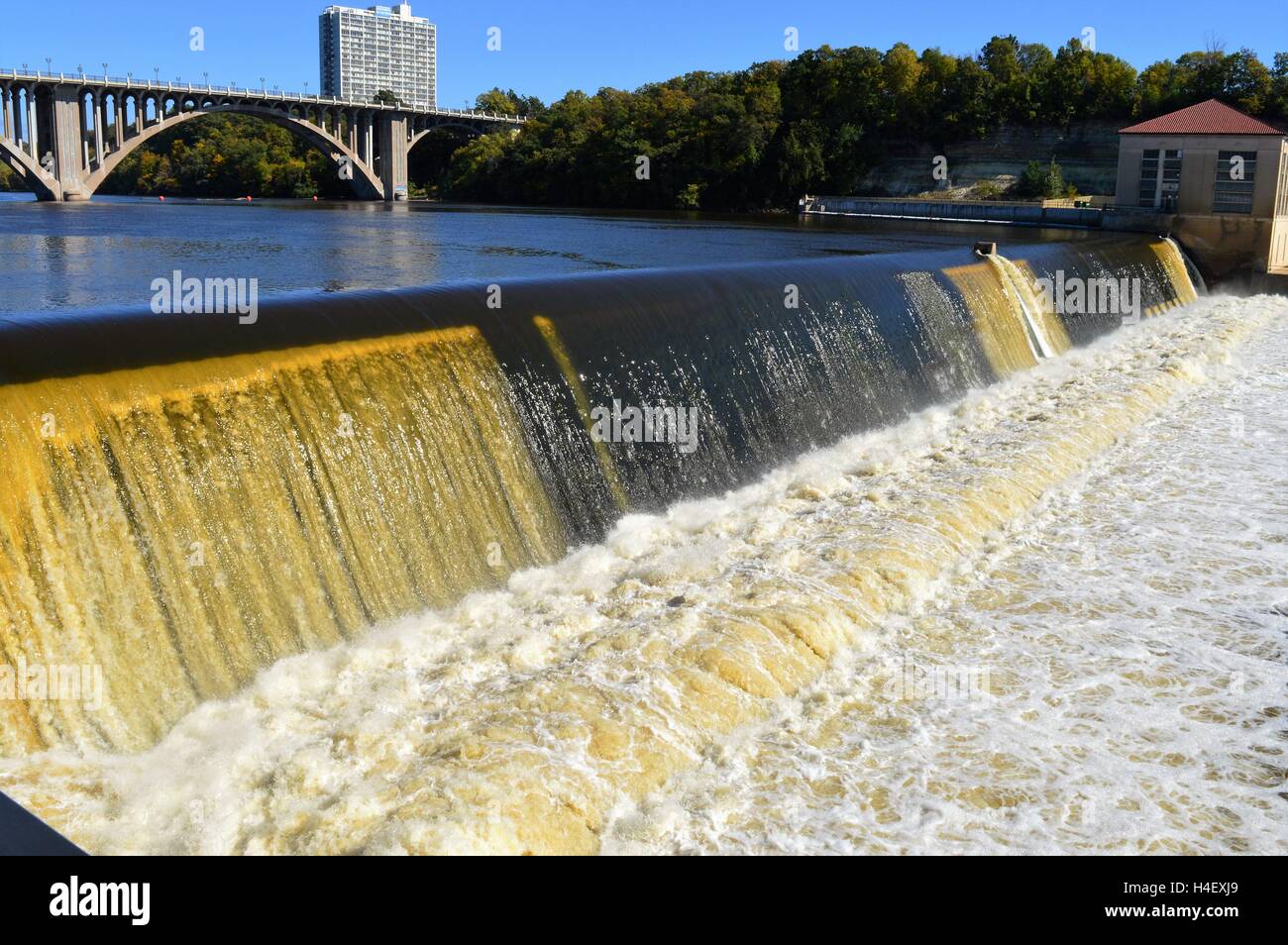 Waterfall at the Ford Dam in Minneapolis Minnesota Stock Photo - Alamy