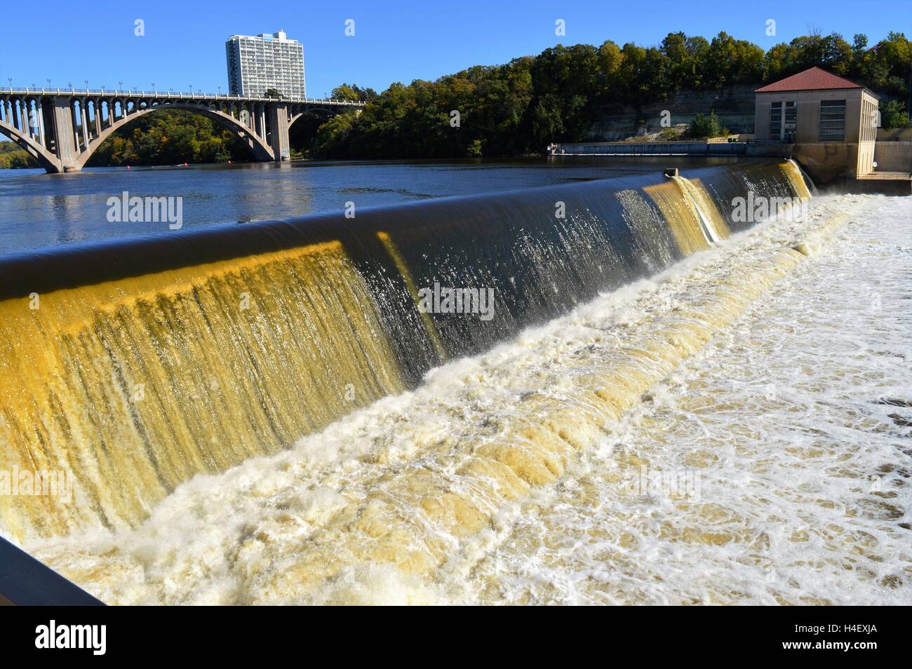 Waterfall at the Ford Dam in Minneapolis Minnesota Stock Photo - Alamy