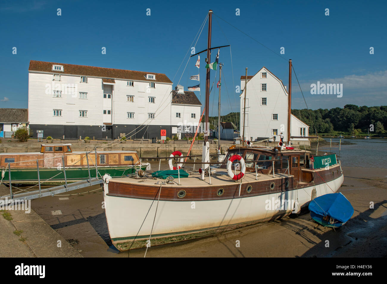 Tide mill historic building hi-res stock photography and images - Alamy