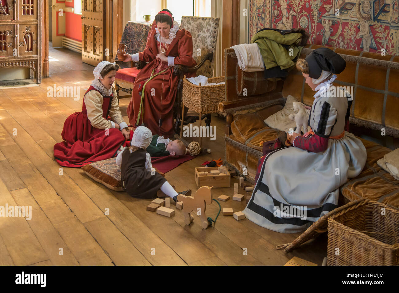 Tudor historical re enactment family group hi-res stock photography and ...